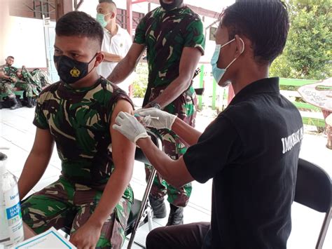 Prajurit TNI Satgas Pamtas Yonif 131 Brs Laksanakan Vaksinasi Covid 19
