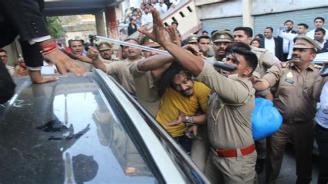 Saurabh Murder Case हत्या के बाद कटा सिर बैग में लेकर घूमता रहा साहिल