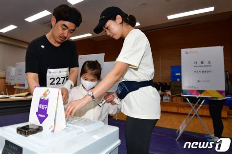 속보 사전투표 둘째날 오전 10시 투표율 190421대 대비 388p ↑ 뉴스1