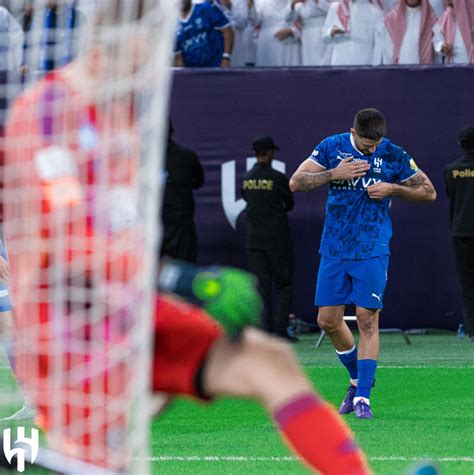 جريدة الرياض الهلال يهزم الاتفاق بثلاثية ويستعيد الصدارة