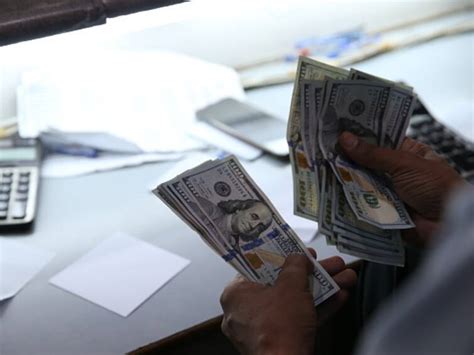 Fpi Selling Off Continues Rs 2300 Crore Equities Withdrawn In February