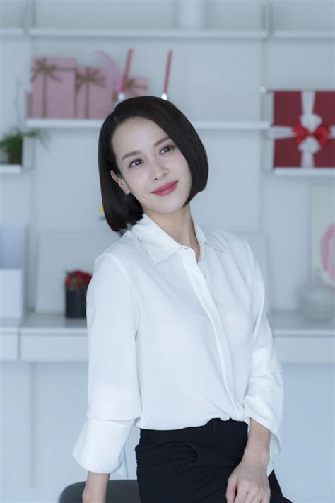 더쿠 [인터뷰] 조여정 기생충이 전하는 삶의 아이러니 완전히 알겠어