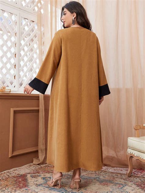 SHEIN Najma Plus Size Women Contrast Color Metal Pearl Button Front Slit Long Sleeve Arabic