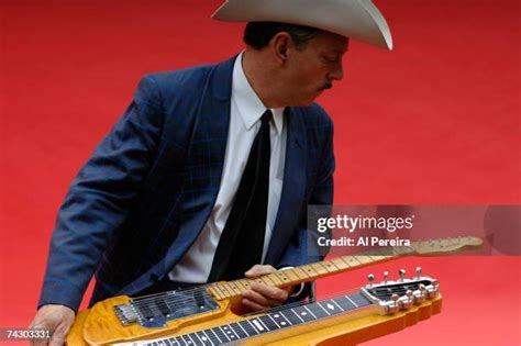 Electric Lap Steel Photos And Premium High Res Pictures Getty Images