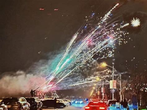 奉贤市民，请安全文明燃放烟花爆竹腾讯新闻