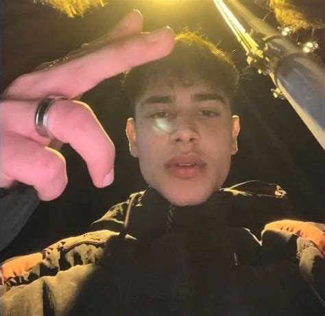 ʚɞ Adlı Kullanıcının B Icon Panosundaki Pin Emo Erkekler Aktör Emo