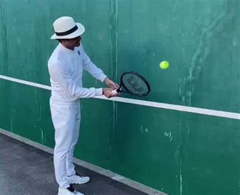 Roger Federer Comes Up With New Volley Challenge For Fans In Lockdown Watch Video Orissapost