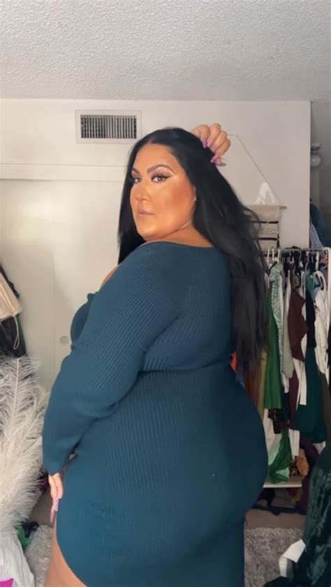 Cocos Curvy Closet S Amazon Page