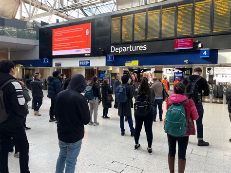 Waterloo Disruption Live Updates Major Delays At London Station As Swr