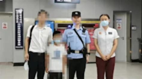 9岁男孩放学没等到家长接，一气之下决定把地铁 坐穿”七环视频澎湃新闻 The Paper