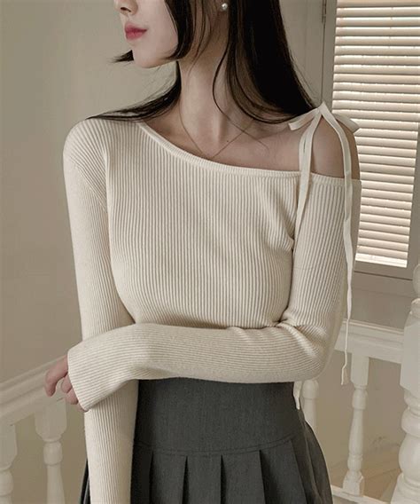 티엘 언발 오프숄더 원숄더 봄 가을 하객룩 벚꽃룩 골지 리본 슬림핏 긴팔 니트 에이블리