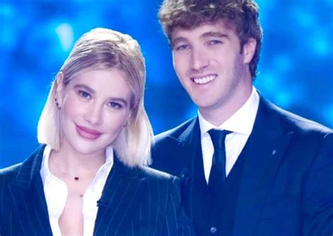 Clizia Incorvaia E Paolo Ciavarro Annunciano La Data Delle Nozze