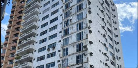 Sacadas De Prédio Residencial Desabam Em Belém