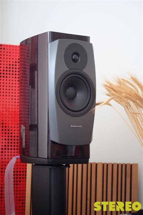 Trải nghiệm loa Dynaudio Confidence Loa cột trong hình hài bookshelf
