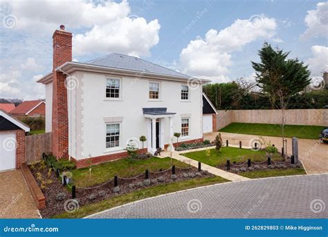 Luxury Modern Detached House Editorial Stock Photo Image Of Daytime