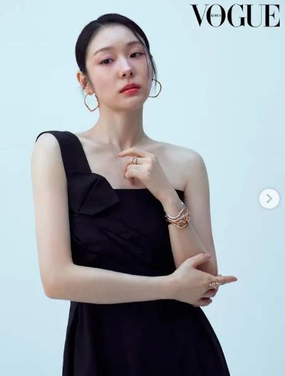 ♥고우림 전역 앞두고… 김연아 고혹적 매력 깊어졌다