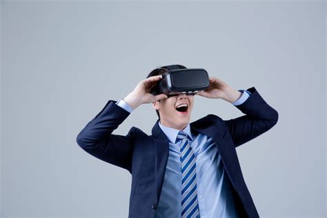 가상현실vr의 개념 구현방법 및 대표적 콘텐츠에 대해