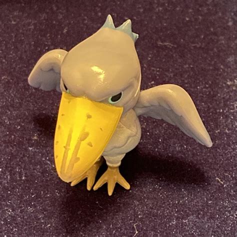 動じない鳥、ハシビロコウ ガチャ メルカリ