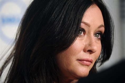 Celebrities Who Survived Cancer List Of Famous People Who Beat Cancer