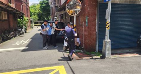 北市內湖警巡邏！1男疑高溫中暑渾身癱軟倒地意識不清 Ettoday社會新聞 Ettoday新聞雲