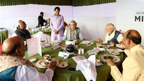 Pm Modi Eats Lunch With Mallikarjun Kharge Amid Massive Row Over Cong