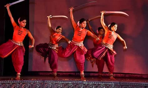 11 Traditional Folk Dances Of West Bengal With Photos