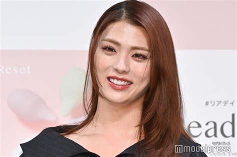 井手上漠、“タトゥー”際立つ大胆肌見せコスプレ姿「別人みたい」「セクシー過ぎる」の声 モデルプレス