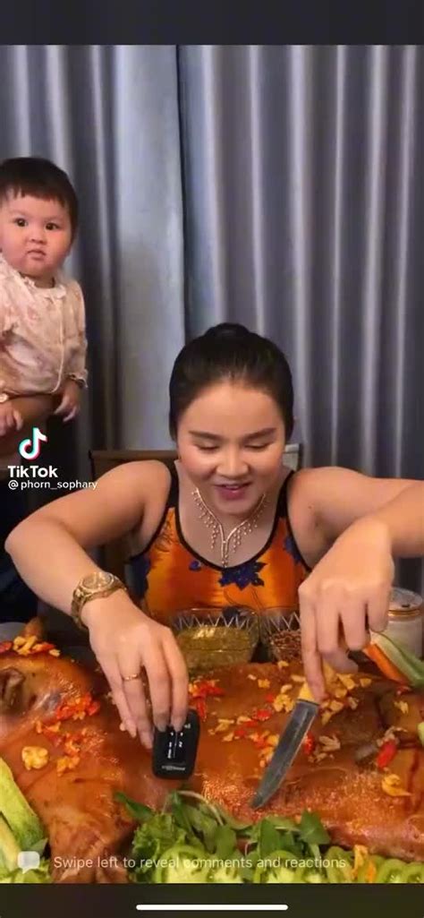 ស្រួយៗ ឆ្ងាញ់ៗ ជាប់មាត់ ជ្រូកកណ្ដុរពី ហាង ចែរីចែរី 🤤🤤 អតិថិជនចង់កម្ម៉ង់