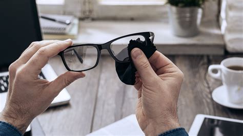Guía Para Limpiar Gafas De Forma Efectiva Fácil De Limpiar