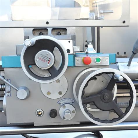 Precision Cutting Lathe Manual Lathe Machine Conventional Lathe Machine
