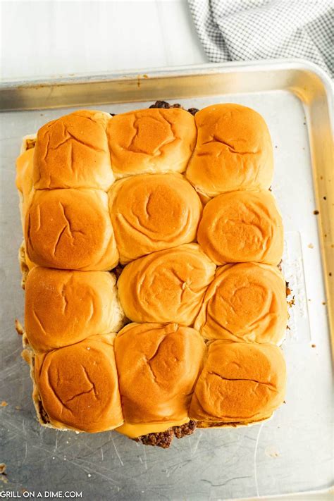 Hawaiian Roll Cheeseburger Sliders