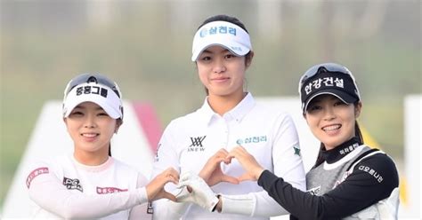 [포토] 손성화 서교림 전예성 귀여운 미소로 하트~