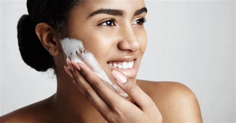 Cara Membuat Masker Alami Dengan Mudah Untuk Eksfoliasi Wajah