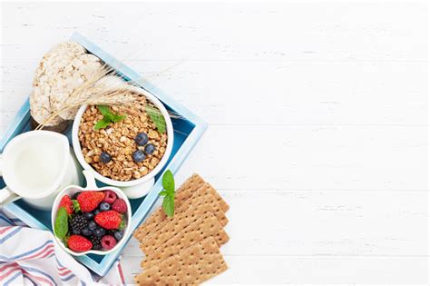 건강 한 아침 식사 Muesli 딸기 및 우유와 설정 0명에 대한 스톡 사진 및 기타 이미지 0명 건강한 생활방식 건강한