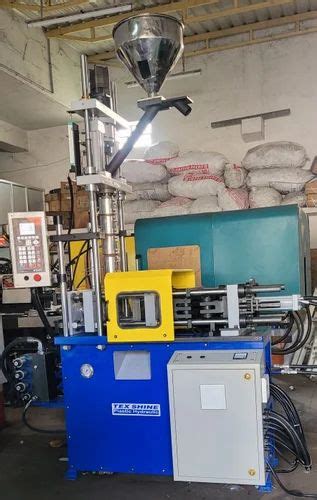 Horizontal Locking Vertical Screw Type Injection Moulding PIM HVS At Horizontal
