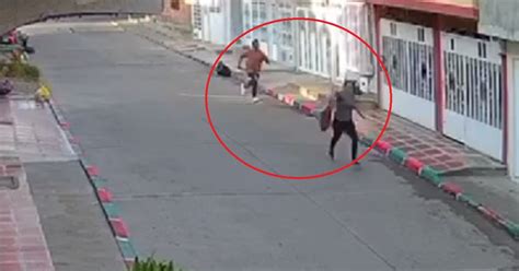 Hombre Asesina A Machetazos A Su Ex Pareja En Plena Calle En Colombia