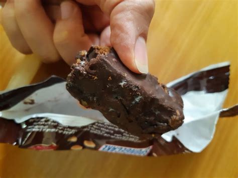 عجیب اما واقعی Miad Isari Nia