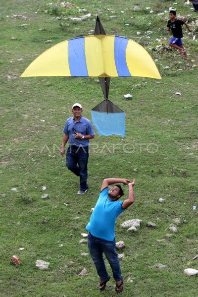 Lomba Layang Layang Tradisional Aceh Antara Foto