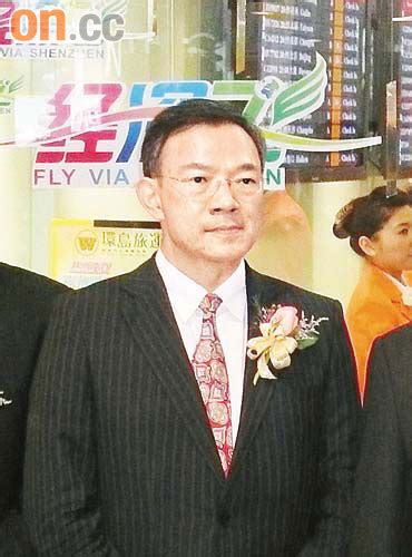 政情謝偉俊胡兆英同場駁火 東方日報