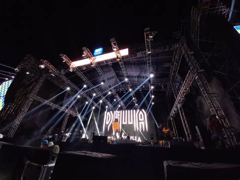 Malam Ini Dewa Konser Spektakuler Di Lanud Wiriadinata Kota Tasikmalaya
