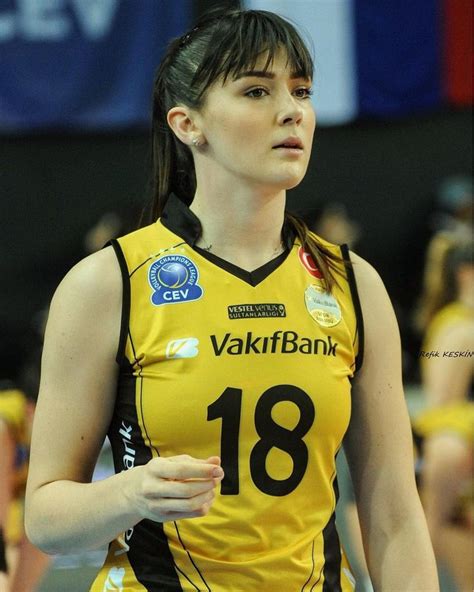 Zehra Güneş On Instagram 💛🖤 Female Athletes Female Volleyball Players Athletic Women