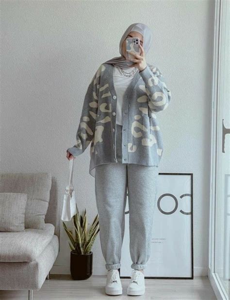 Pin By Beyza On Kombinler Hijab Fashion Inspiration Fashion Outfits