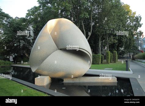 Sculpture Continuity By Max Bill 1986 Stone Ribbon Intertwined