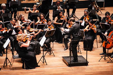 La Orquesta Sinfónica Nacional Del Perú Y El Coro Nacional Del Perú