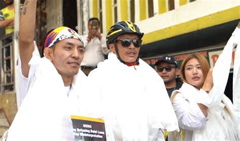 Solo Cyclist Peddle To Dharamshala Condemning Medias Role In Dalai