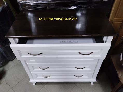 Скрин масив в бяло с кафяв плот Скрин ракла Мебели за дома и офиса Пловдив Скрин от