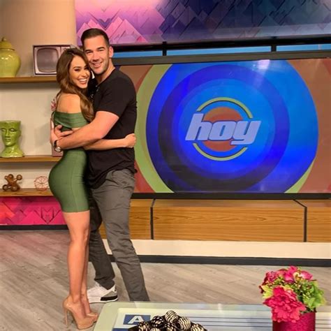 La Primera Foto Oficial De Yanet García La Chica Del Clima Con Su Nuevo Novio Infobae