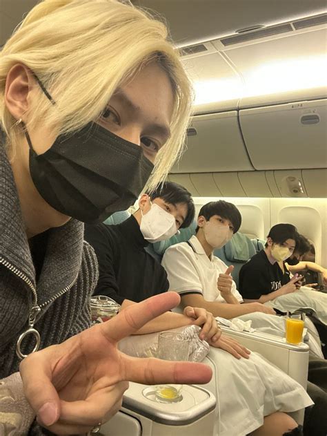 SEVENTEEN WEVERSE On Twitter Seventeen Fotografi Remaja Gambar Pacar