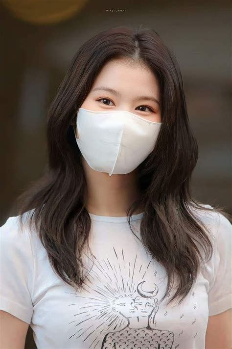 Sana Beauty Behind The Mask 😷 💕 In 2023 Twice Sana Minatozaki Sana