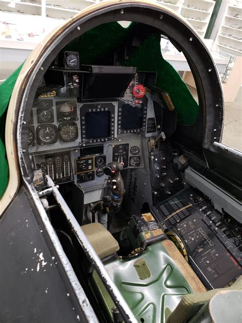 F 14 Cockpit